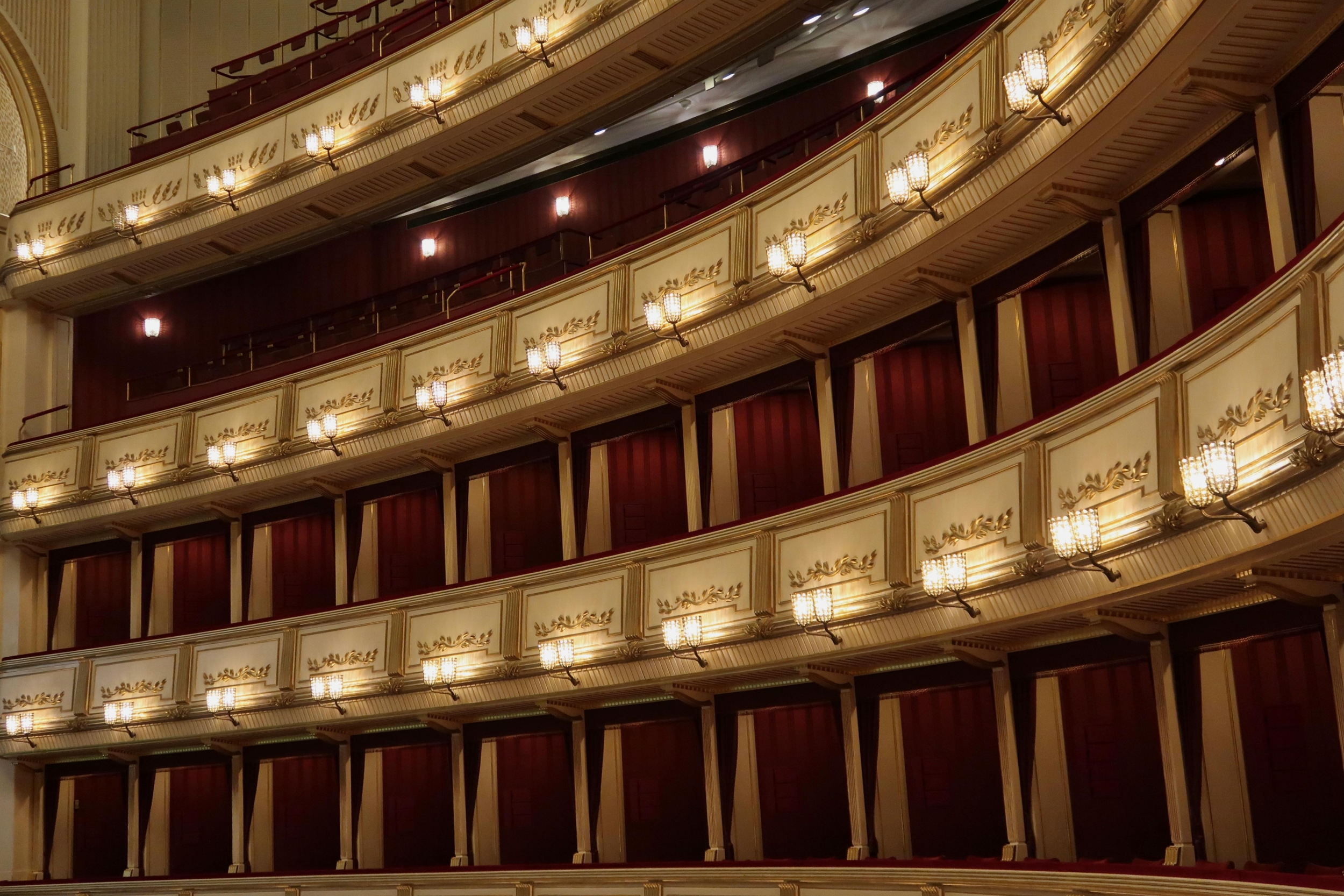 Best Operas for Beginners: Iconic Shows to Ignite Your Opera Obsession